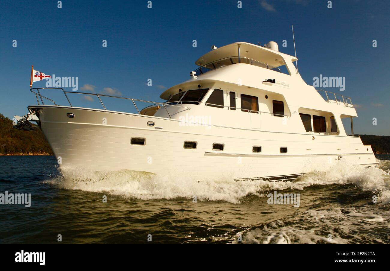 MOTOR YACHTING - OUTER REEF 63 - PITTWATER (AUS) - 04/2009PHOTO ...