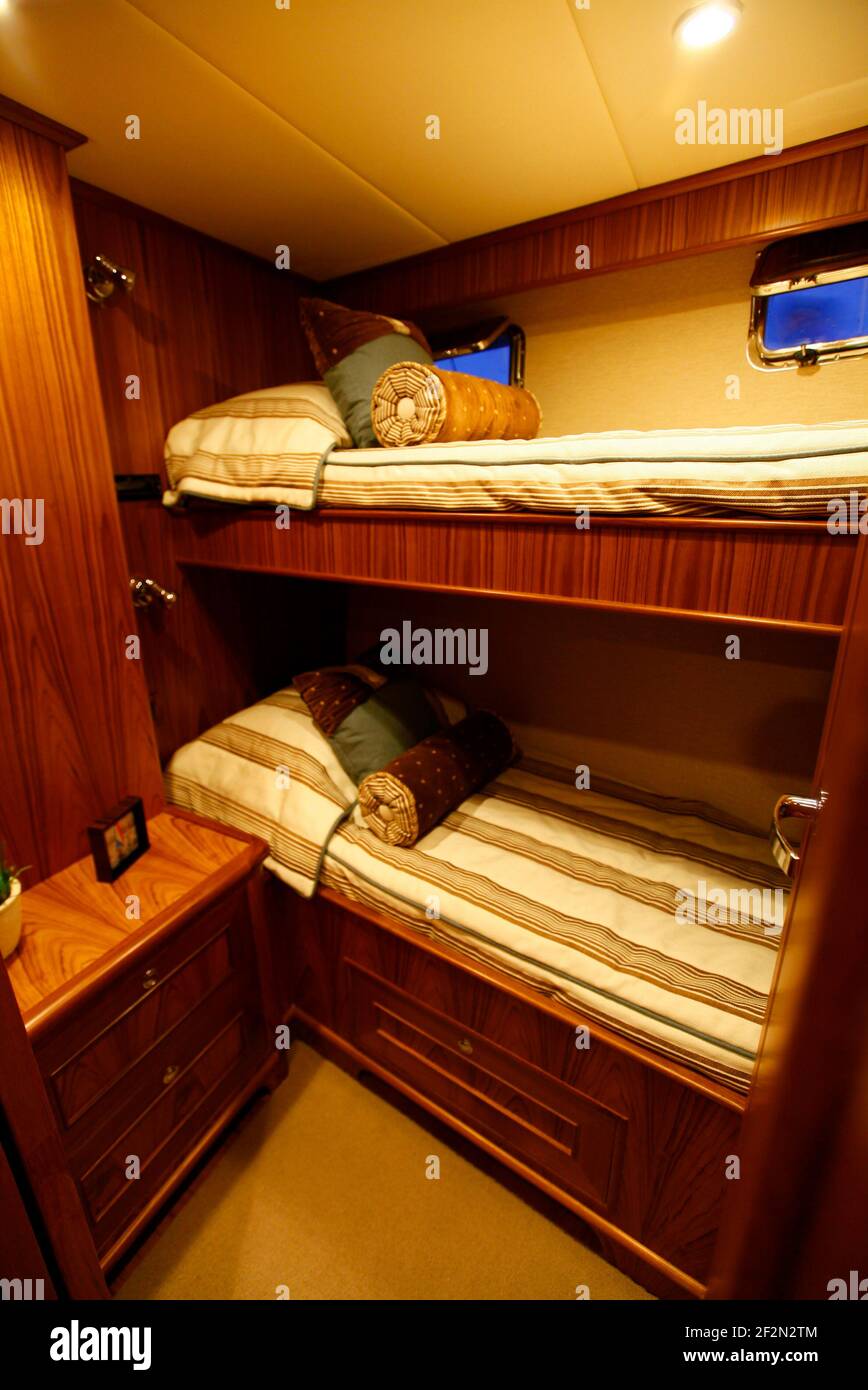 MOTOR YACHTING - OUTER REEF 63 - PITTWATER (AUS) - 04/2009PHOTO ...