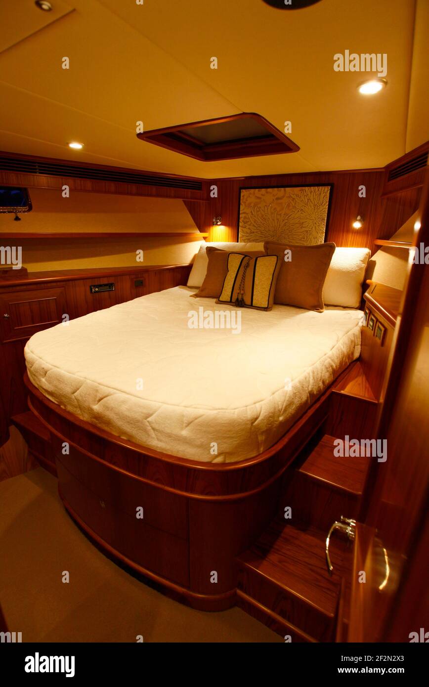 MOTOR YACHTING - OUTER REEF 63 - PITTWATER (AUS) - 04/2009PHOTO ...