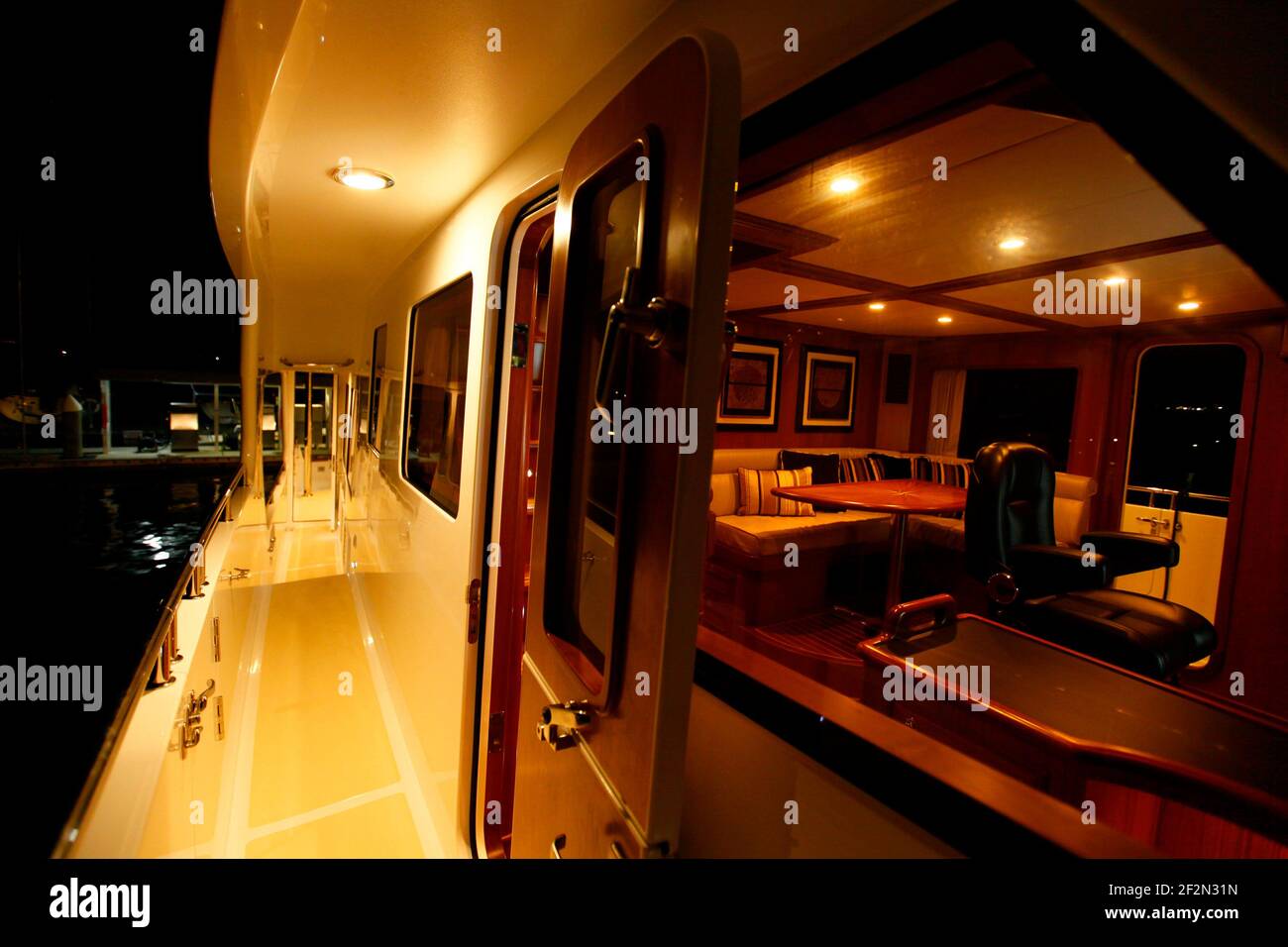 MOTOR YACHTING - OUTER REEF 63 - PITTWATER (AUS) - 04/2009PHOTO ...