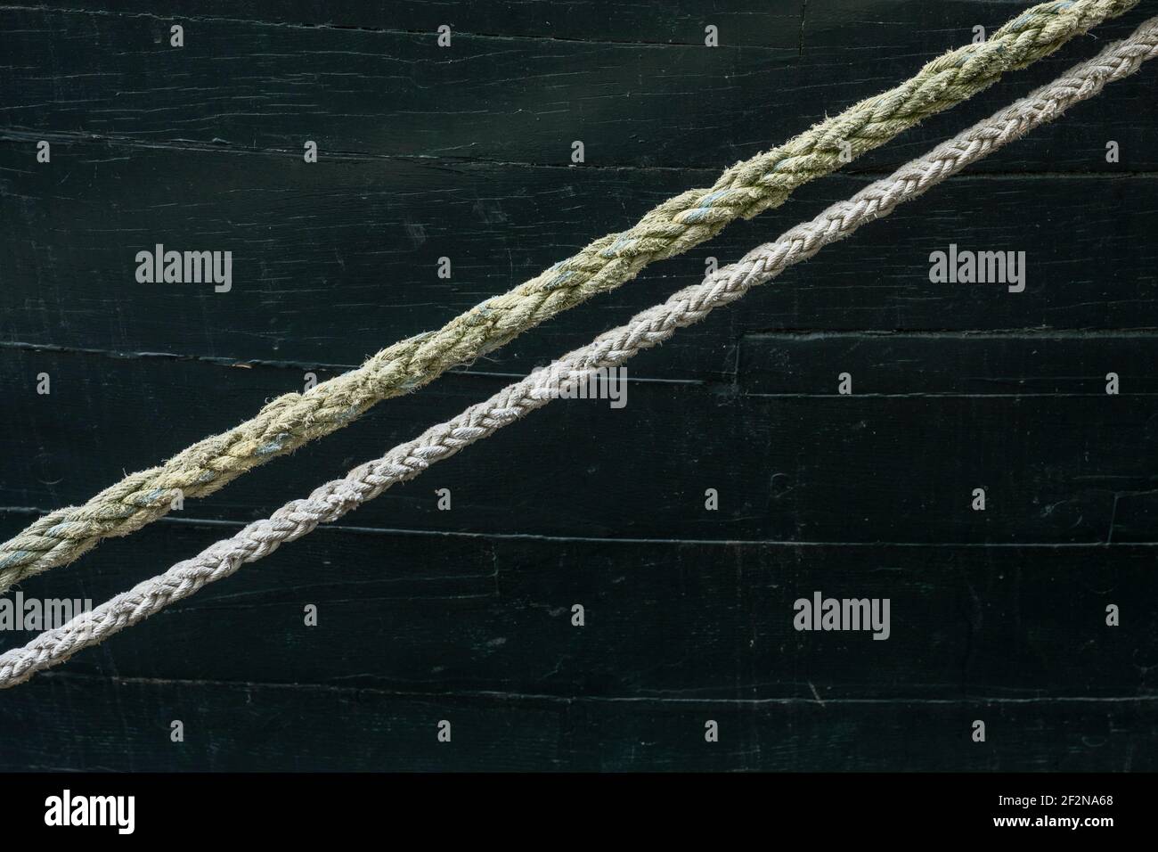 Tense ropes hi-res stock photography and images - Alamy