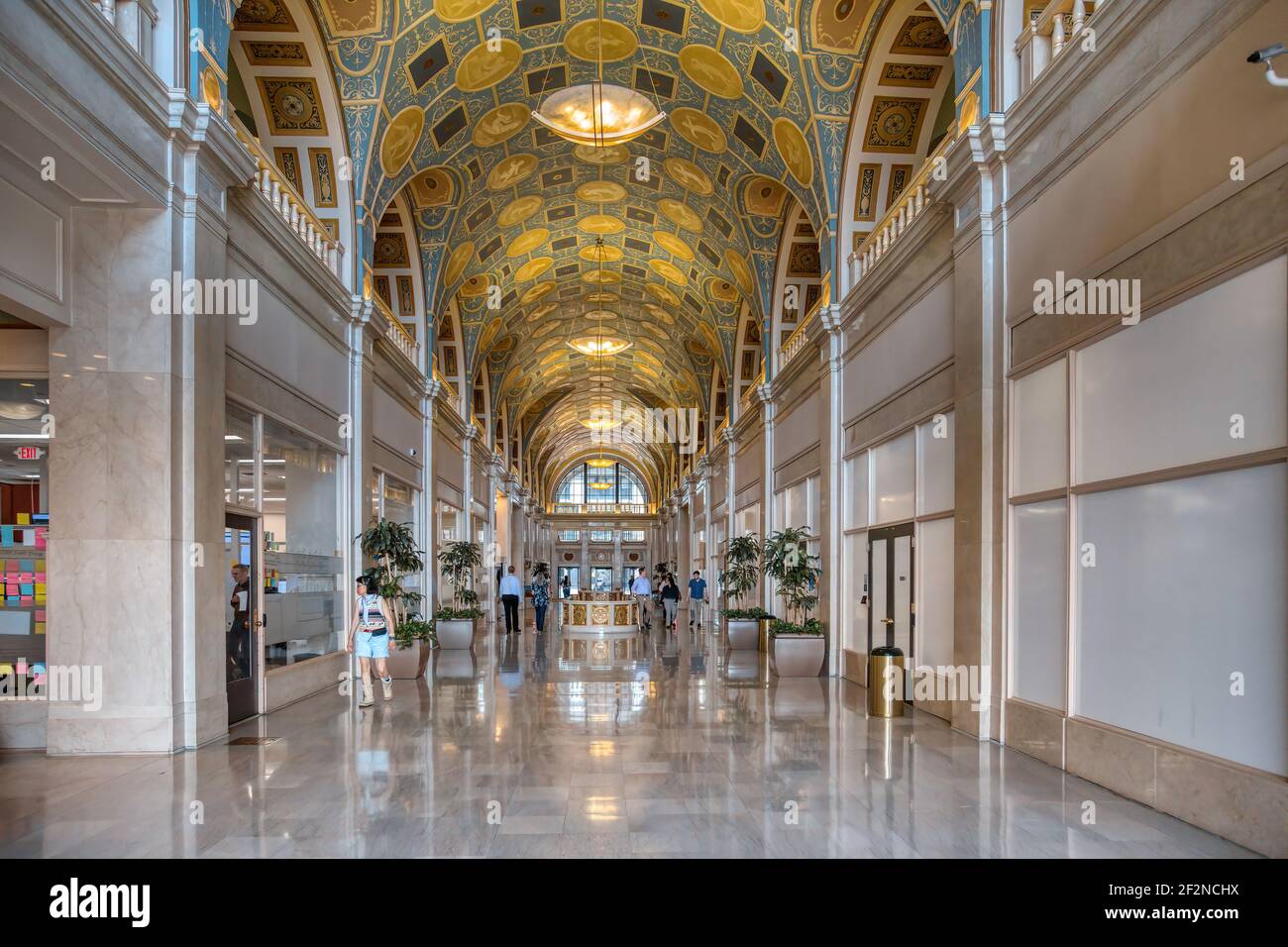 Cincinnati's Dixie Terminal, built in 1921 and designed by Frederick W ...