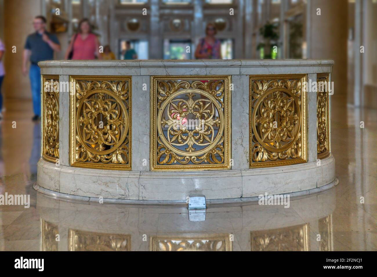 Cincinnati's Dixie Terminal, built in 1921 and designed by Frederick W ...