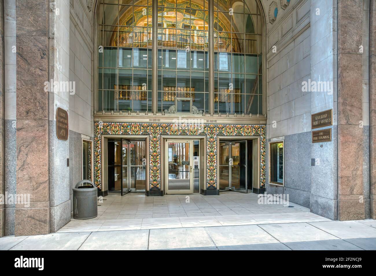 Cincinnati's Dixie Terminal, built in 1921 and designed by Frederick W ...