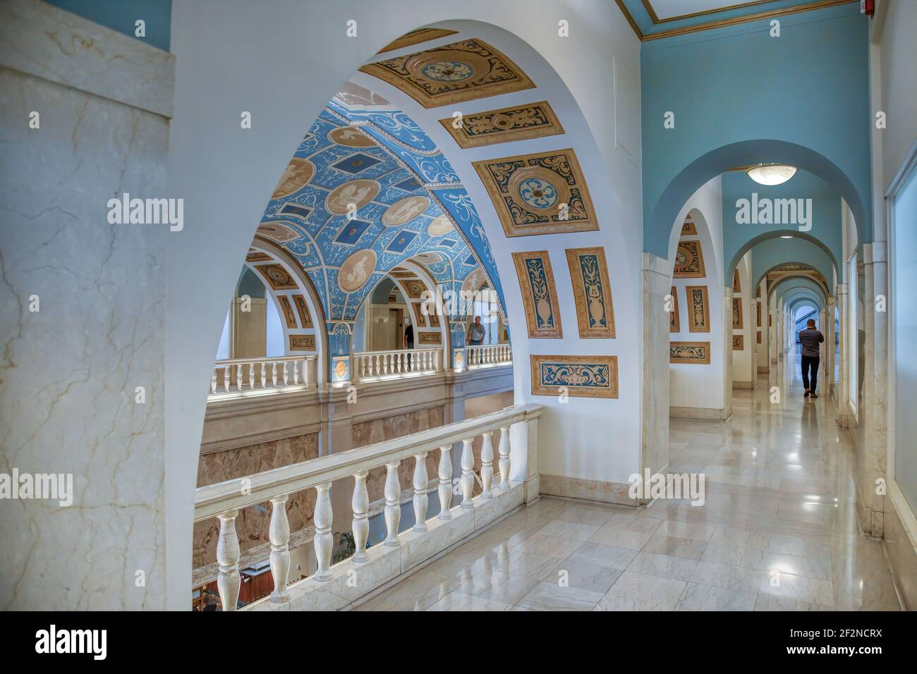 Cincinnati's Dixie Terminal, built in 1921 and designed by Frederick W ...