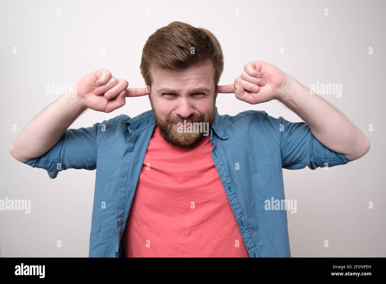 Loud noise ears hi-res stock photography and images - Alamy
