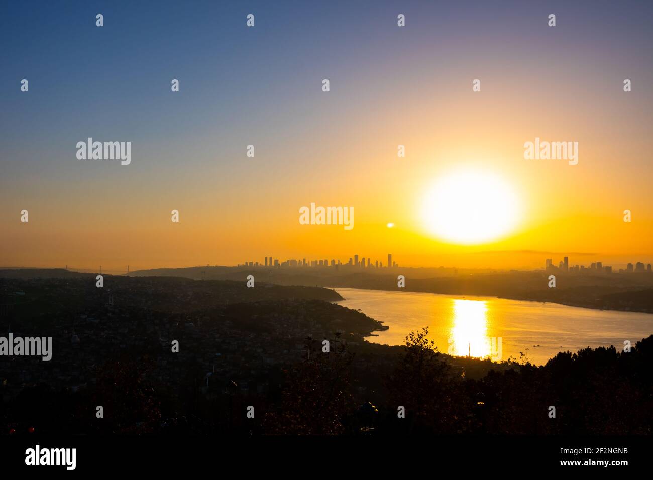 Cityscape of Istanbul and Bosphorus from Beykoz at sunset. Istanbul ...