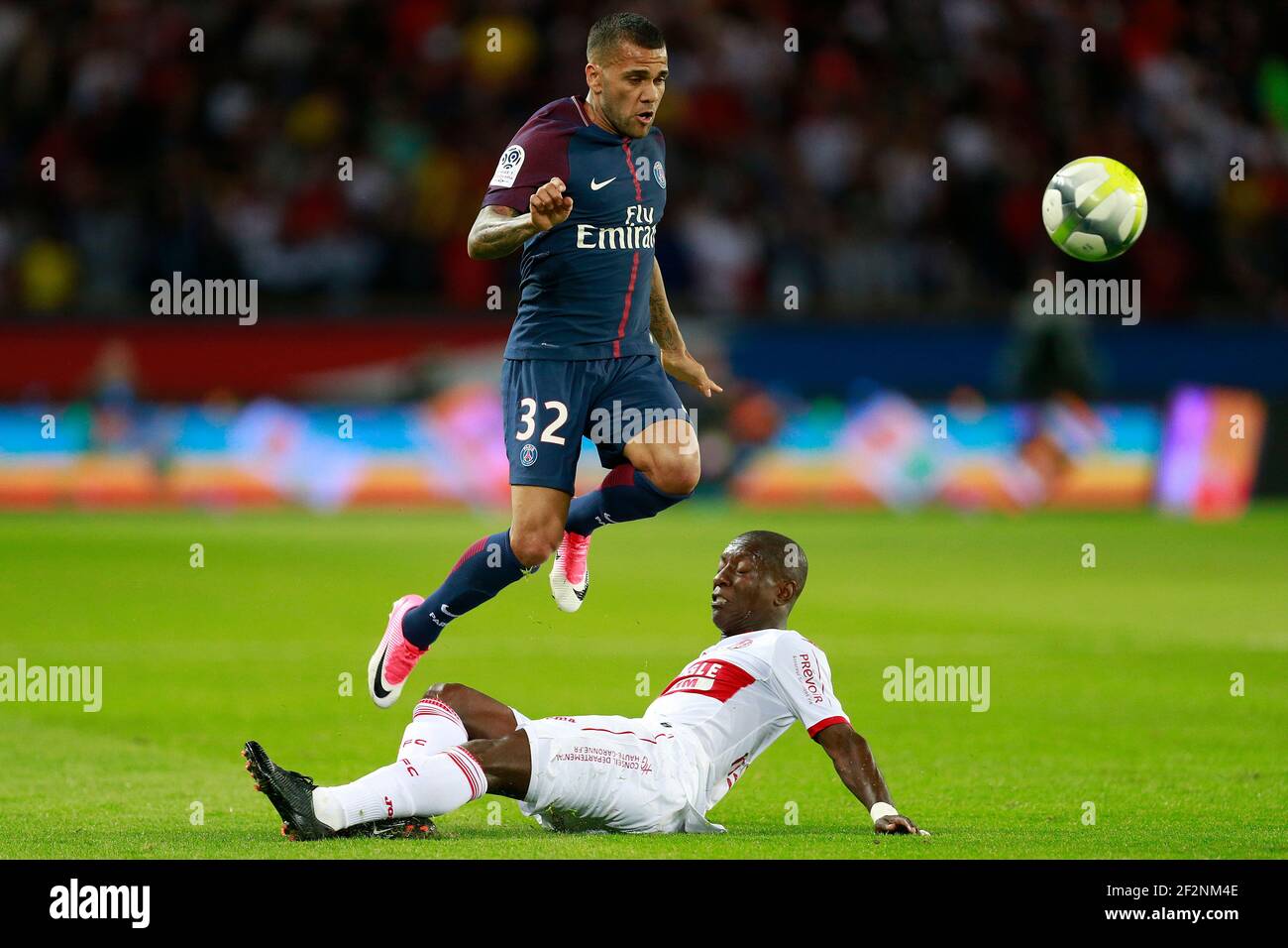 Dani alves psg hi-res stock photography and images - Alamy