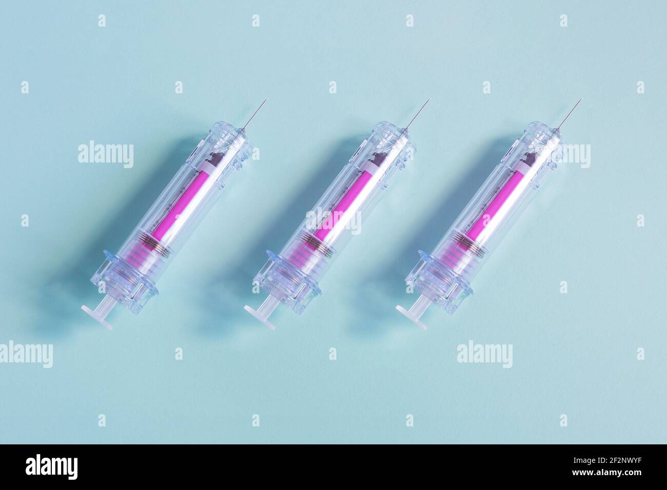 Uncapped needle hi-res stock photography and images - Alamy