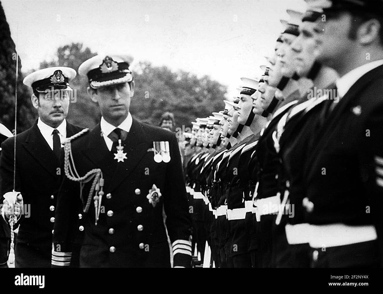 PRINCE CHARLES AT HMS MERCURY NEAR PETERSFIELD. PIC MIKE WALKER, 1981 Stock Photo - Alamy