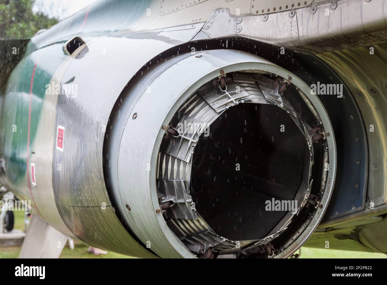 Jet fighter exhaust hi-res stock photography and images - Alamy
