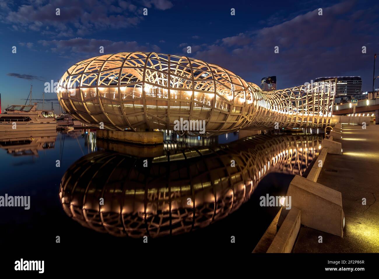 Foot bridge melbourne hi-res stock photography and images - Alamy