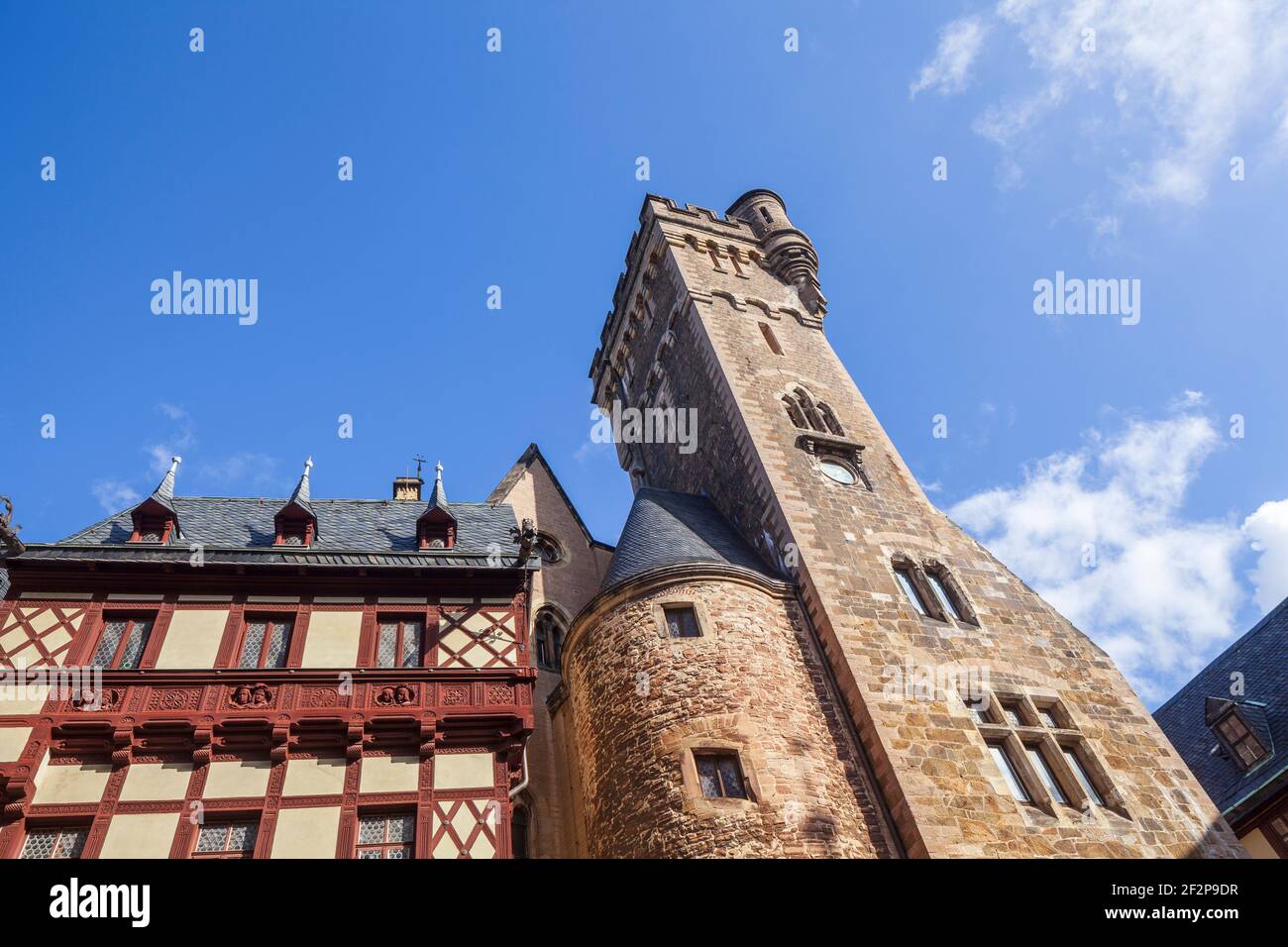 Small castle and inner courtyard hi-res stock photography and images ...