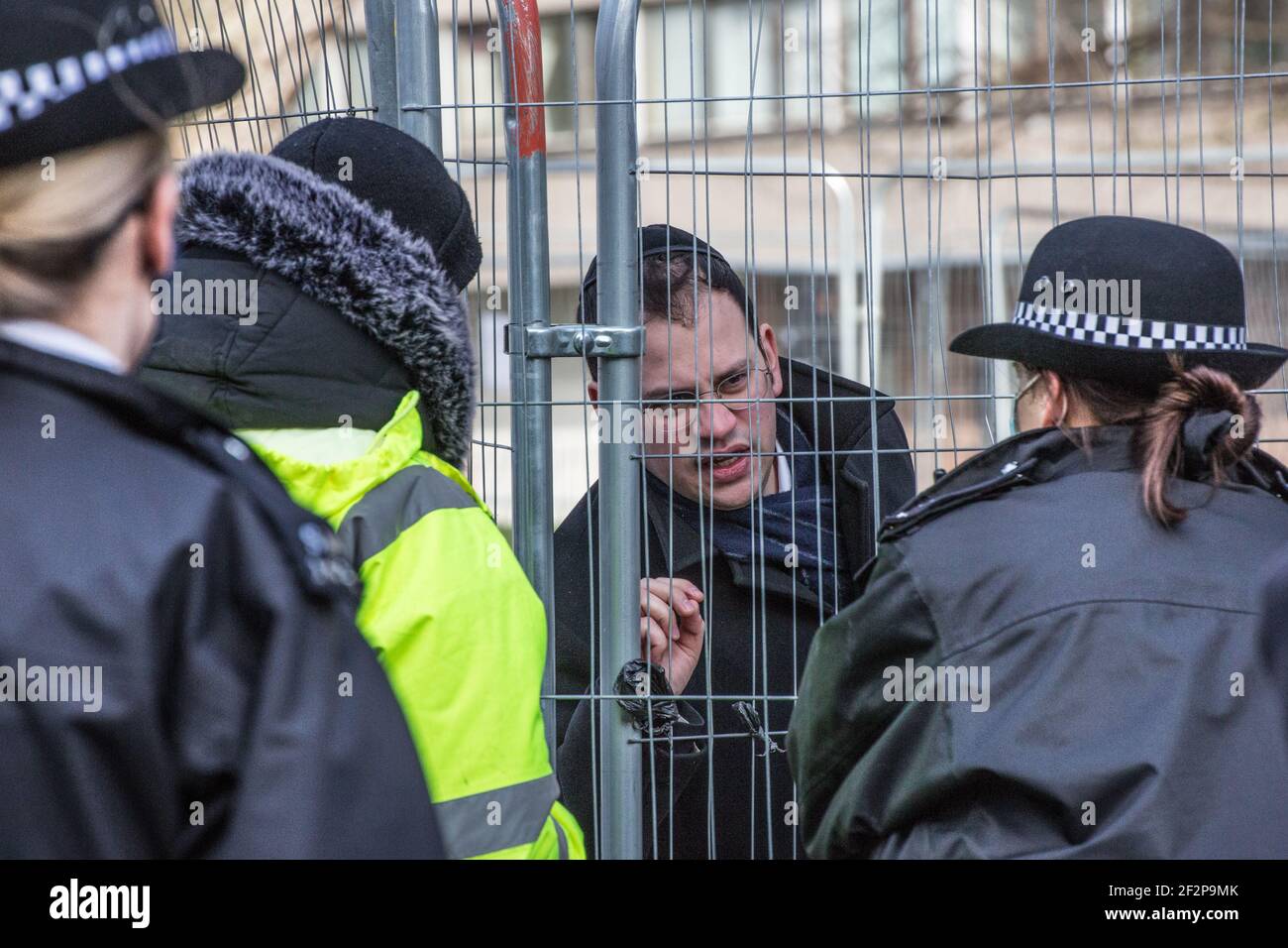 Crime tree hi-res stock photography and images - Alamy