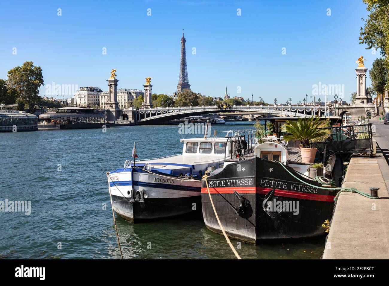 France, Paris, river, shore, ships, bridge, Eiffel Tower Stock Photo ...