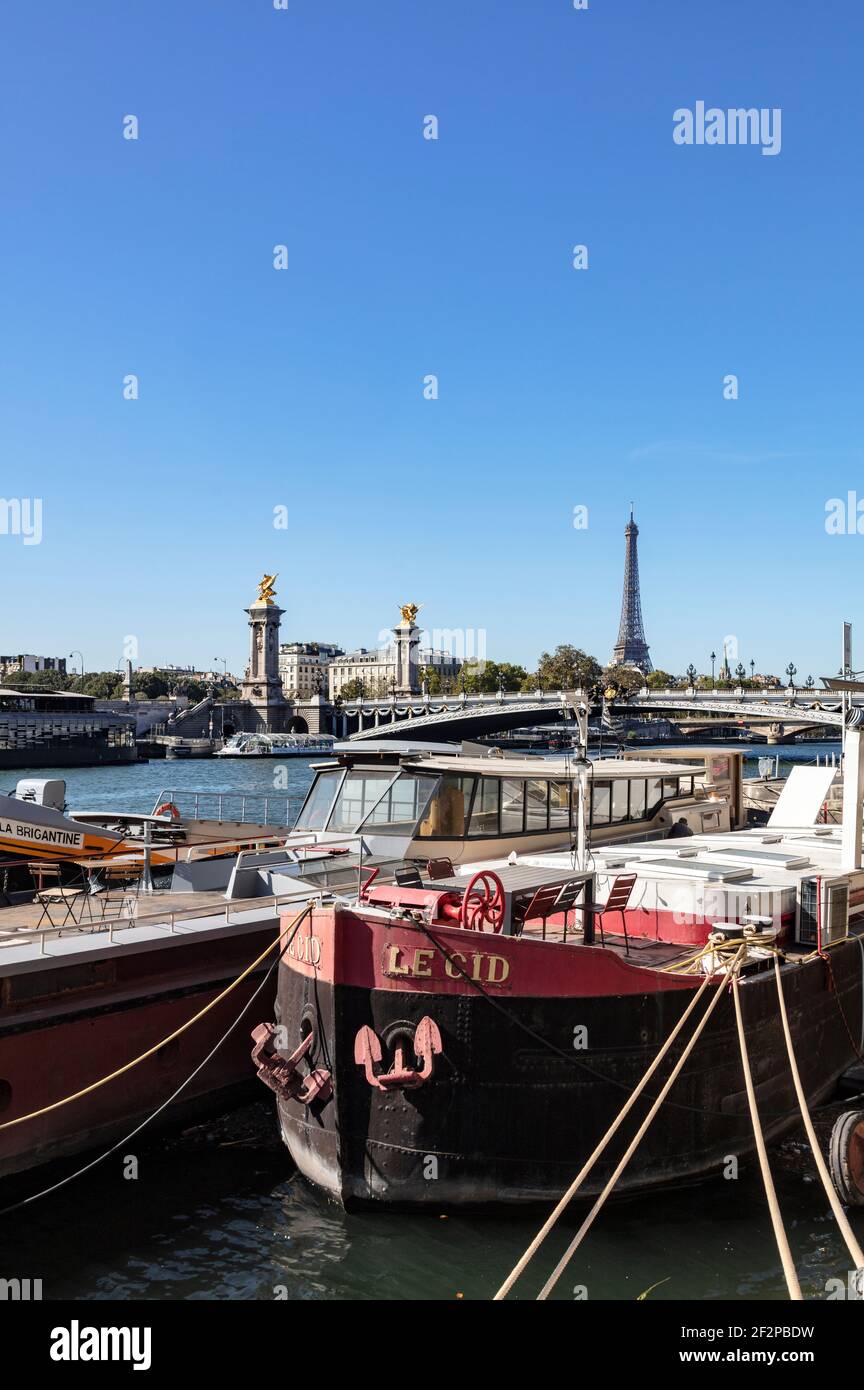 France, Paris, river, shore, ships, bridge, Eiffel Tower Stock Photo ...