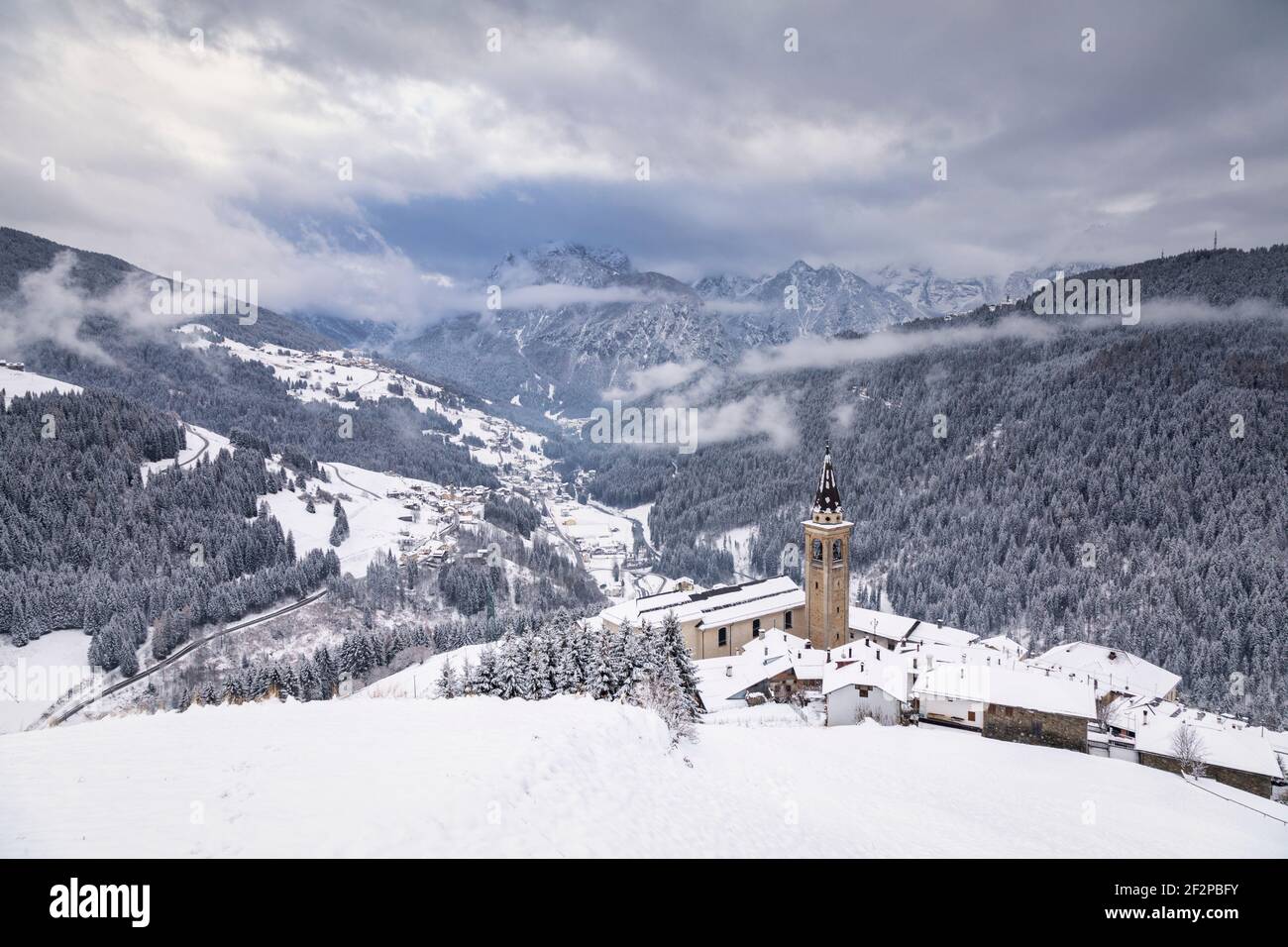 Comelico superiore belluno province hi-res stock photography and images ...