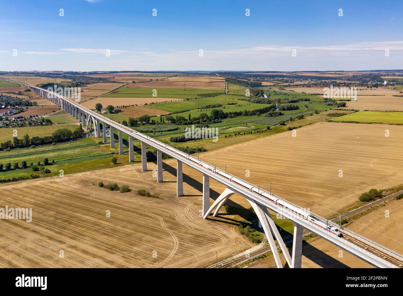 Bridge ice railway line hi-res stock photography and images - Alamy