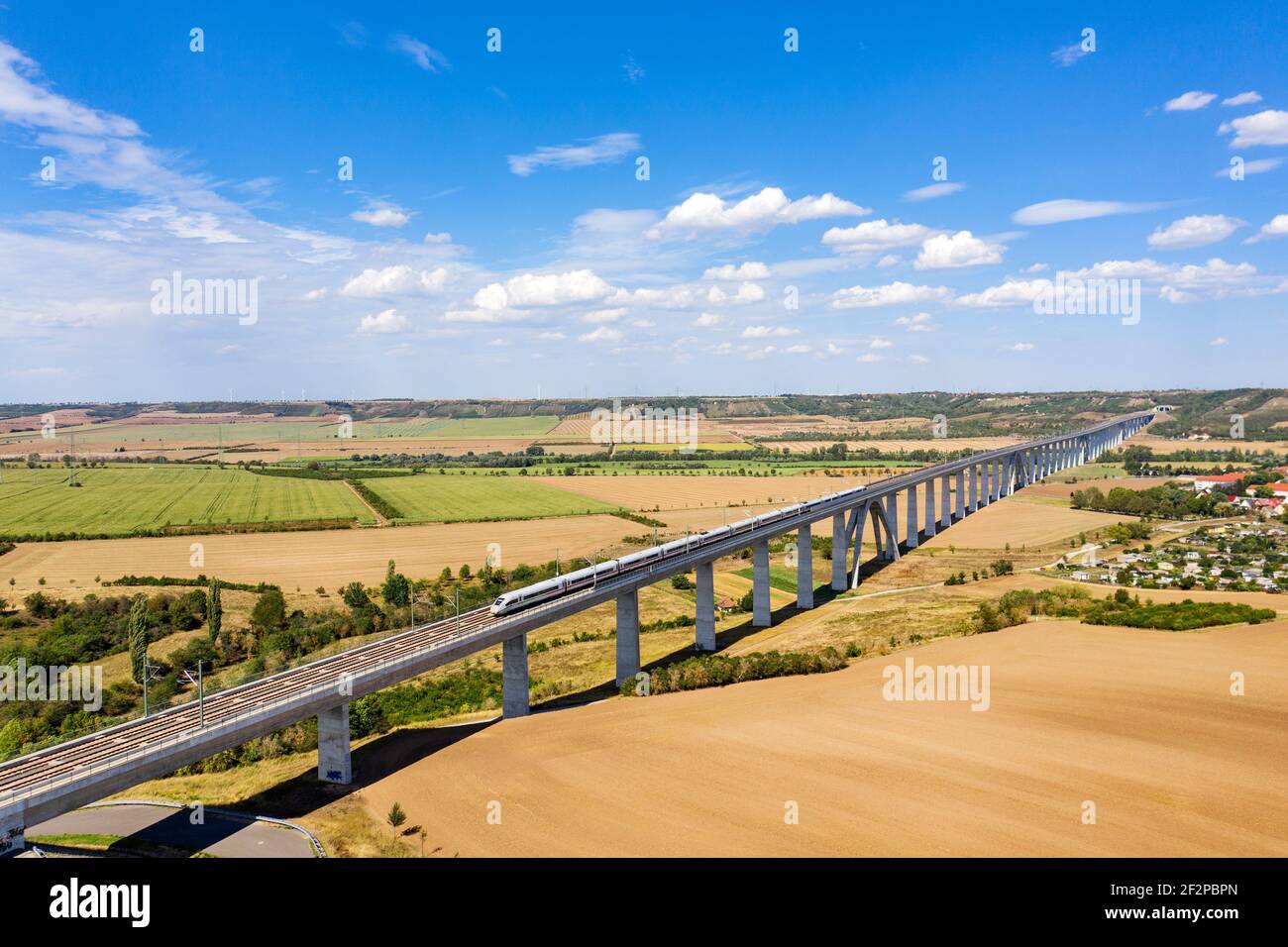 Bridge ice railway line hi-res stock photography and images - Alamy