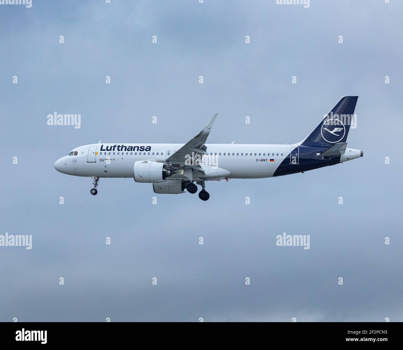 Approach image hi-res stock photography and images - Alamy