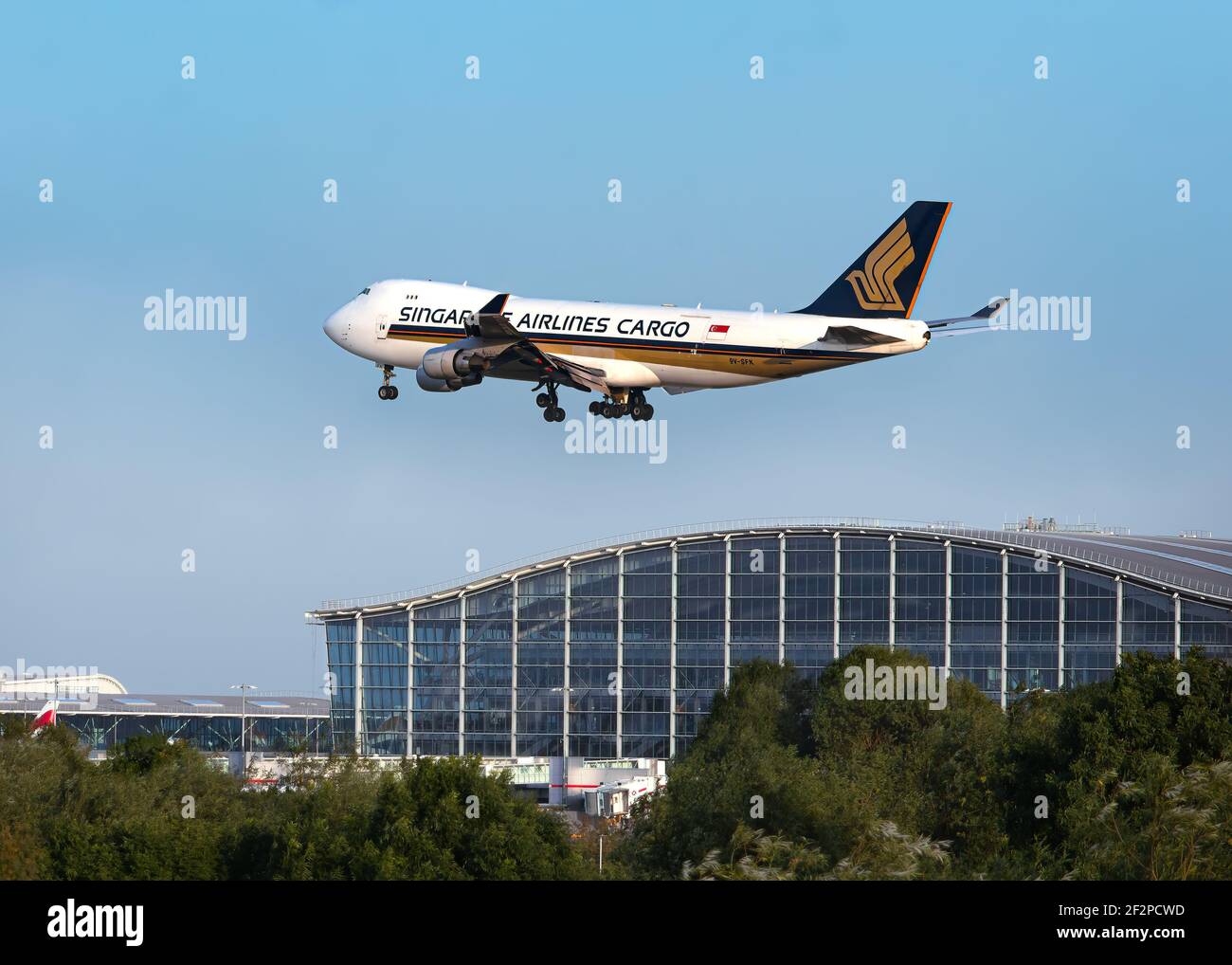 Boeing 747 cargo loading hi-res stock photography and images - Alamy