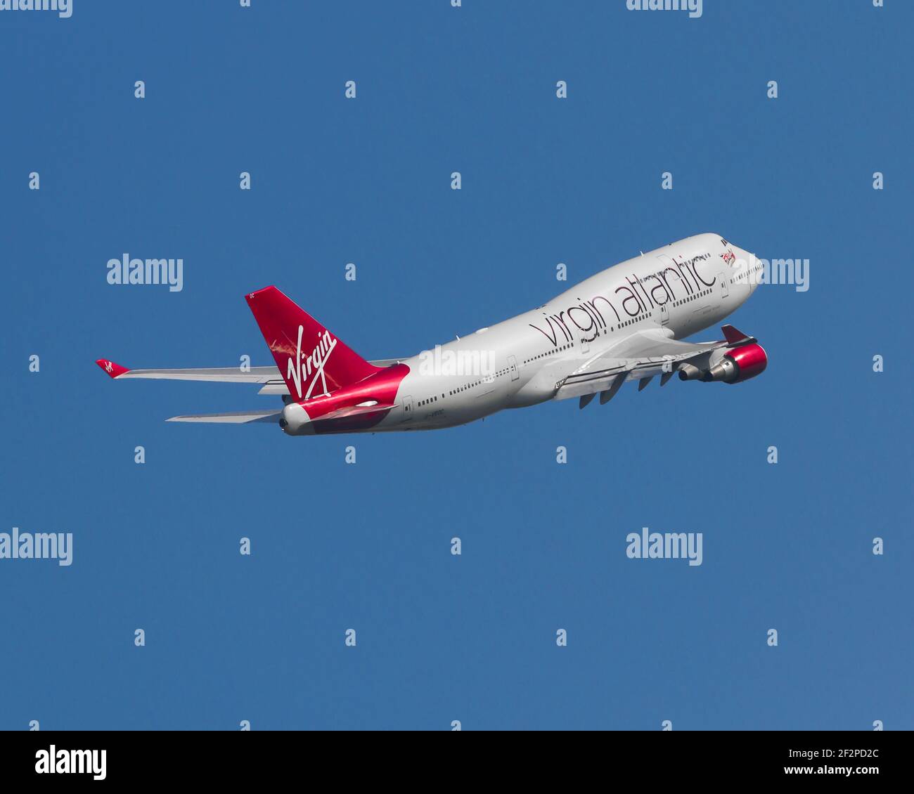 Jet aircraft taking off captured hi-res stock photography and images ...