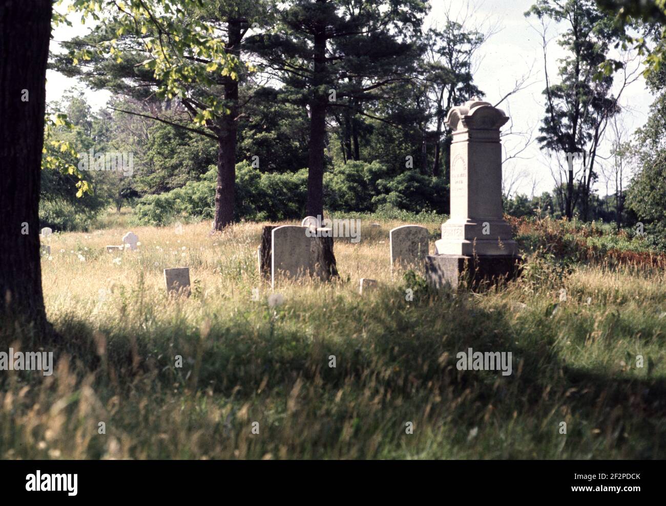 Unmaintained cemetery hi-res stock photography and images - Alamy