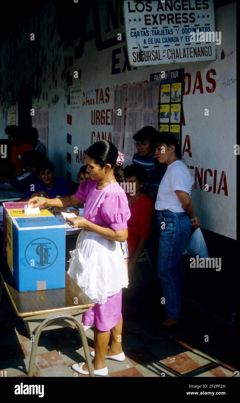 1994 el salvador elections hi-res stock photography and images - Alamy