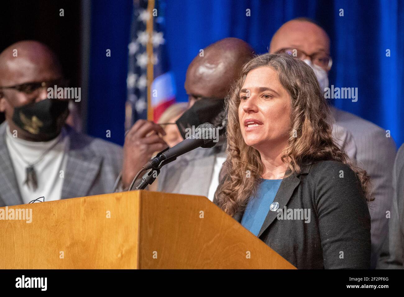 Lisa bender hi-res stock photography and images - Alamy