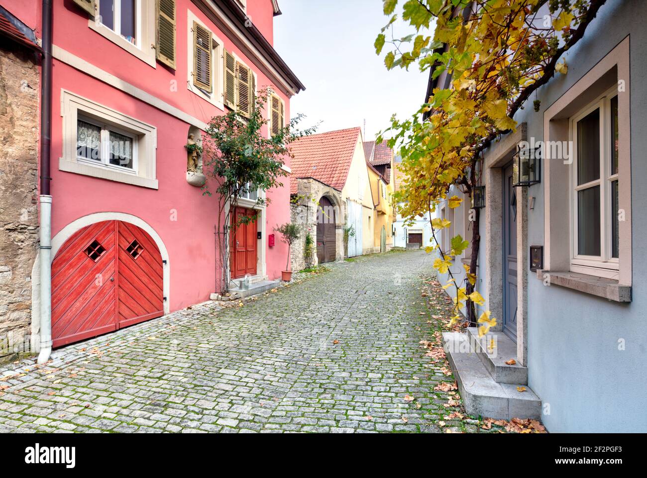 House facade, alley, autumn, historic town center, Sulzfeld am Main ...
