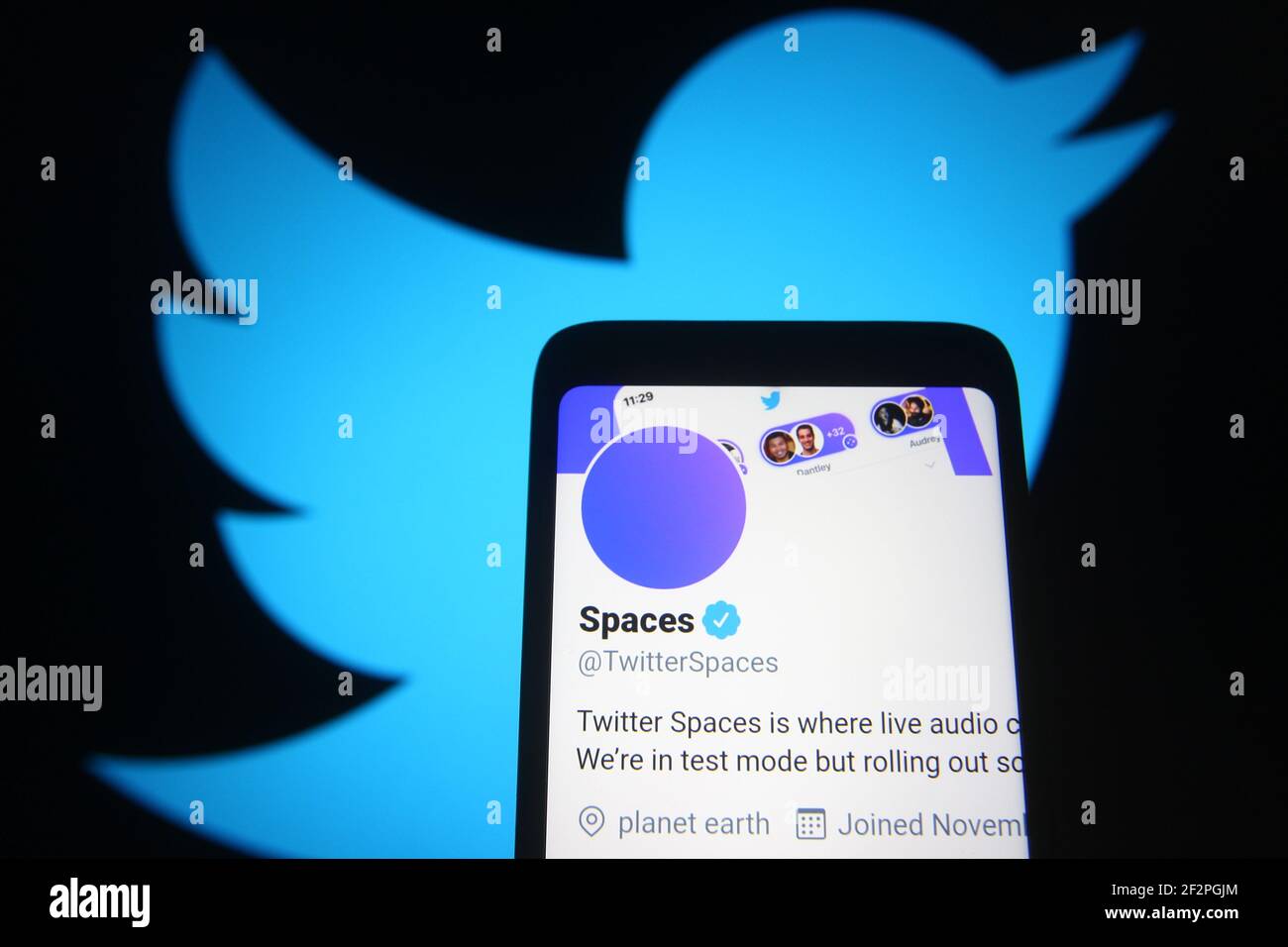 Twitter spaces logo hi-res stock photography and images - Alamy