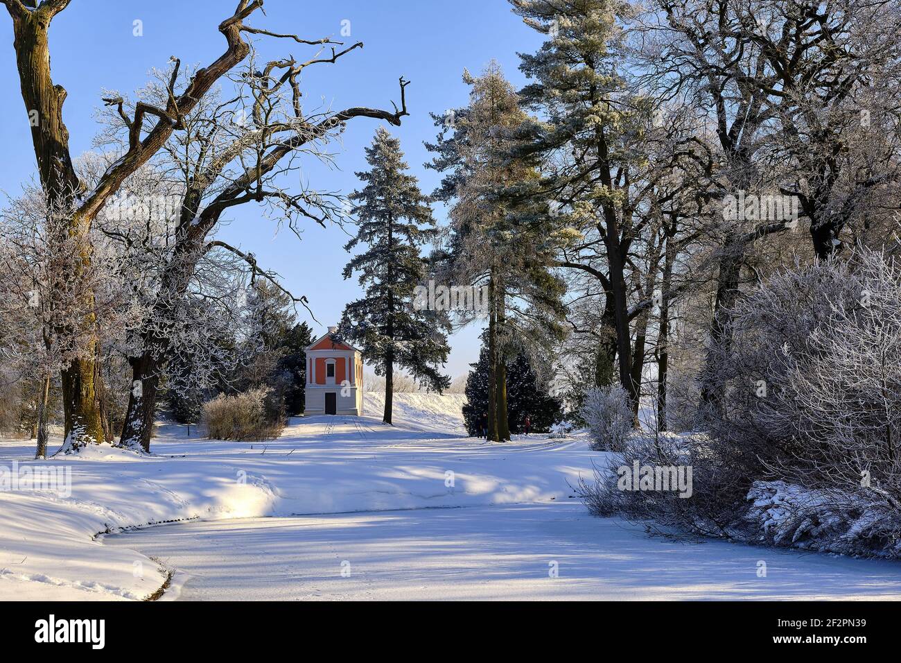 Red Wallwachhaus at the Großer Walloch in Wörlitzer Park, Wörlitz ...