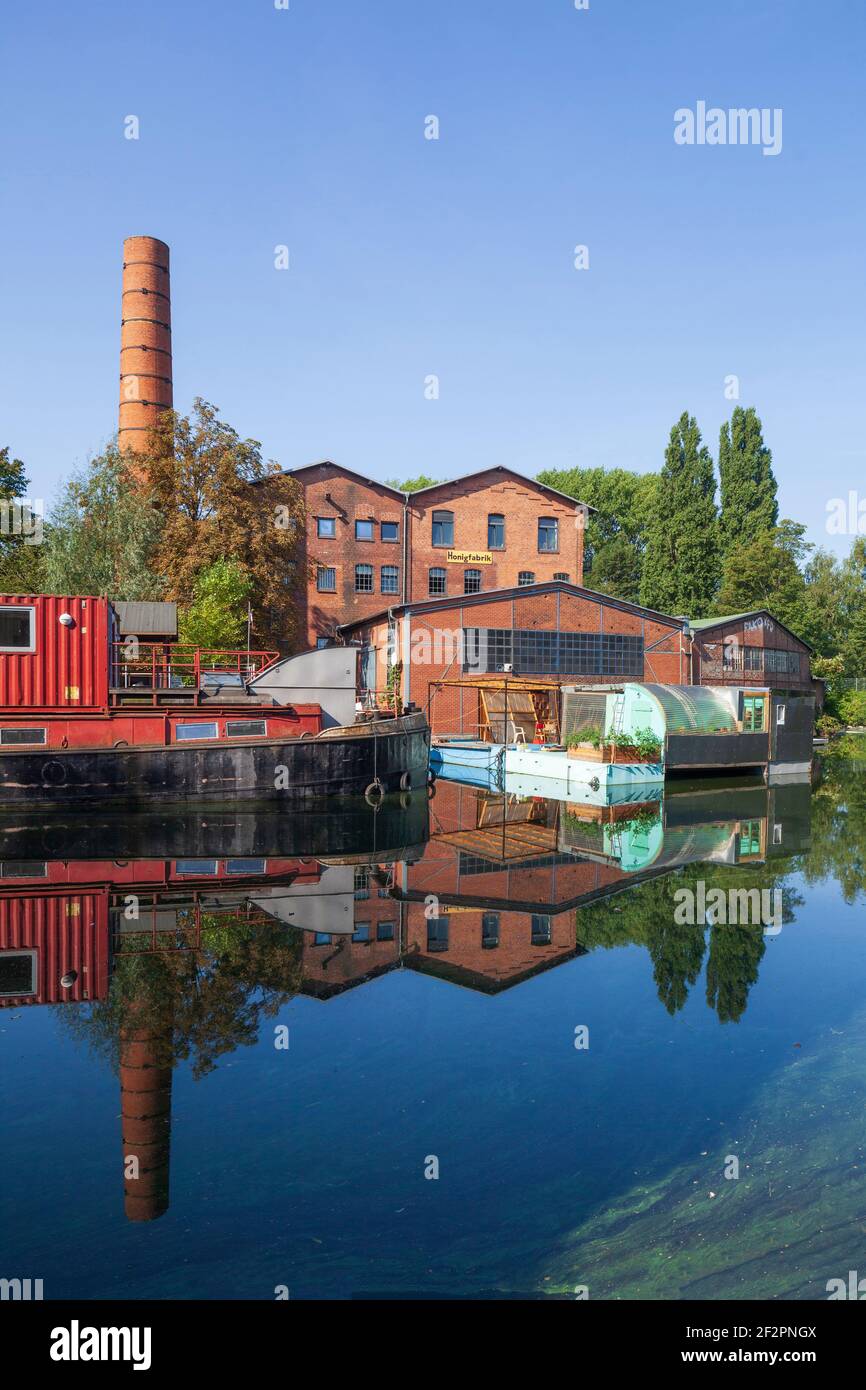 Honey factory hi-res stock photography and images - Alamy