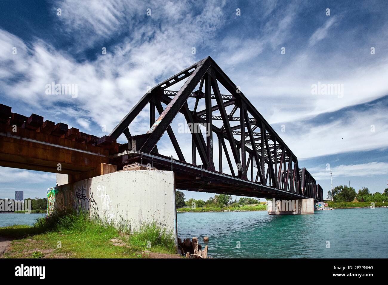 Next to rail line hi-res stock photography and images - Alamy