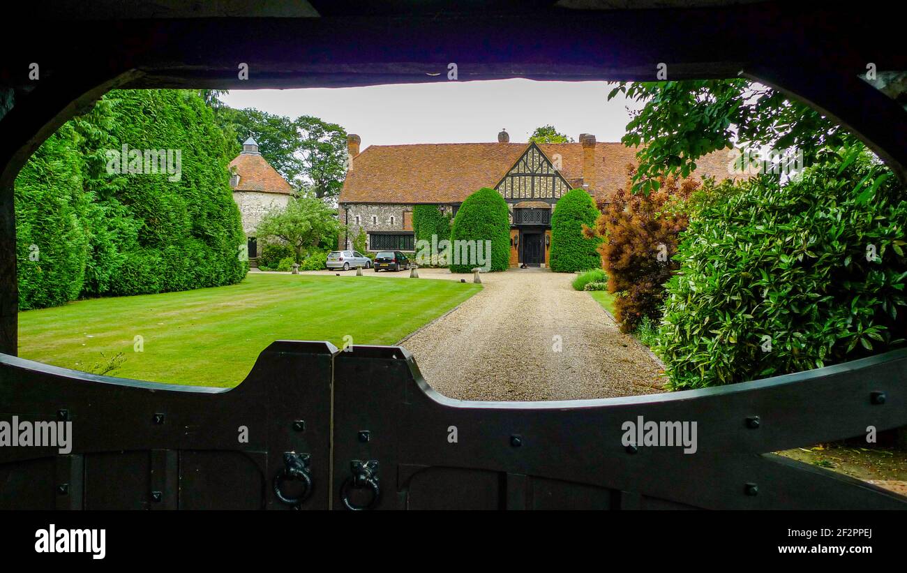 River Thames: Tithe house and dovecote in Hurley renovated as luxury ...