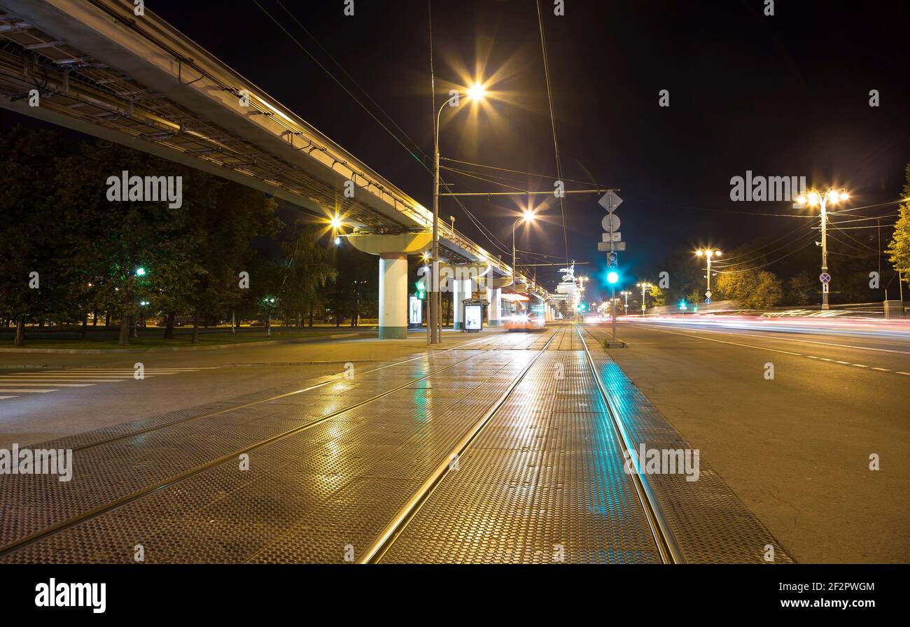 Traffic of cars in Moscow city center at night, Russia Stock Photo - Alamy