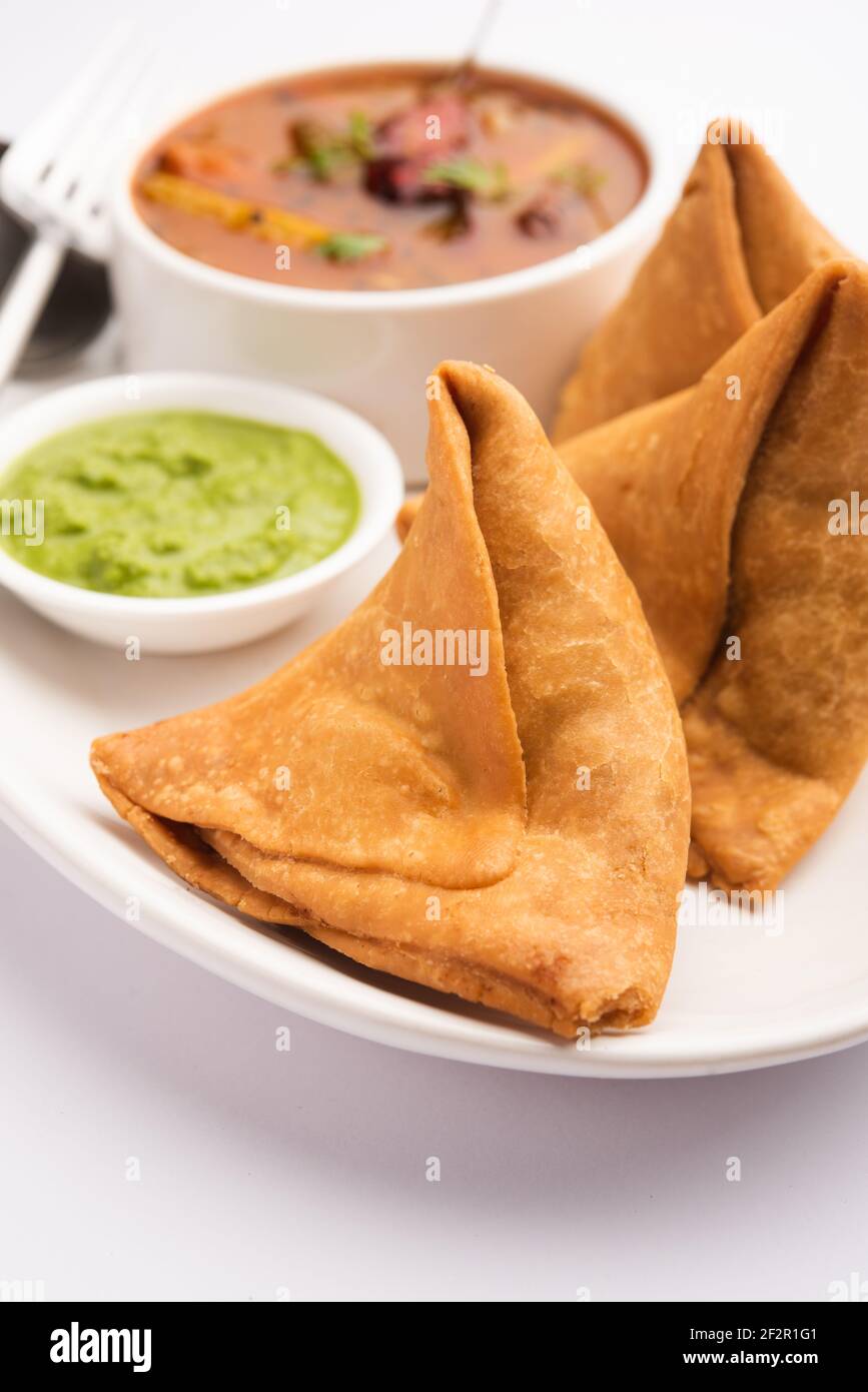 Samosa With Chatni