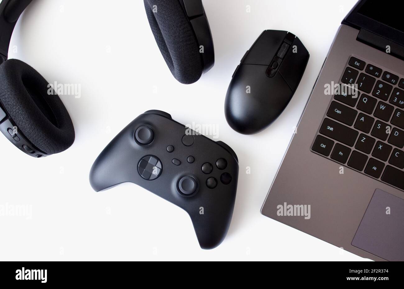 Gamer flat lay. Gaming accessories on white background with copy space ...