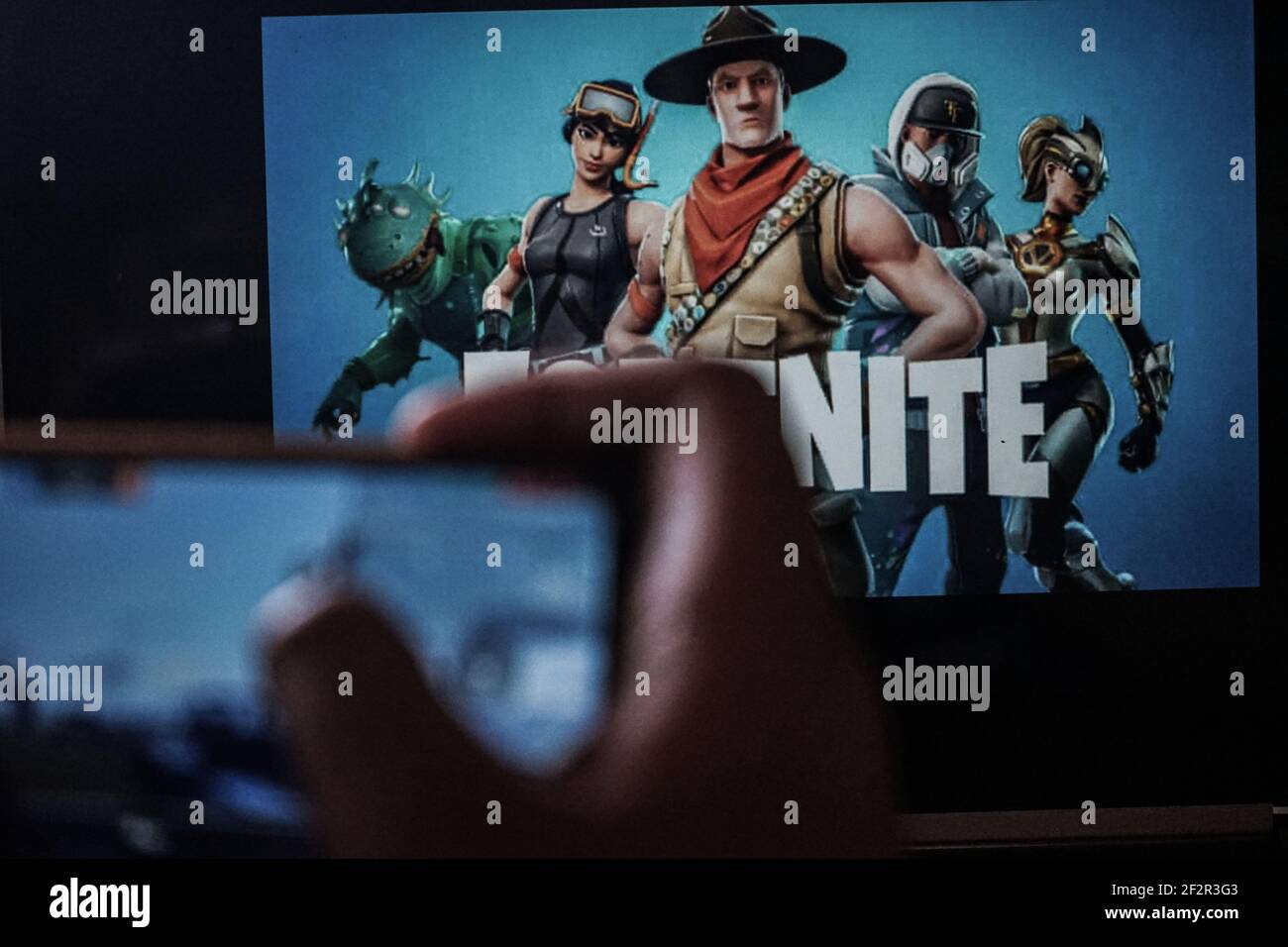 Fortnite game characters hi-res stock photography and images - Alamy