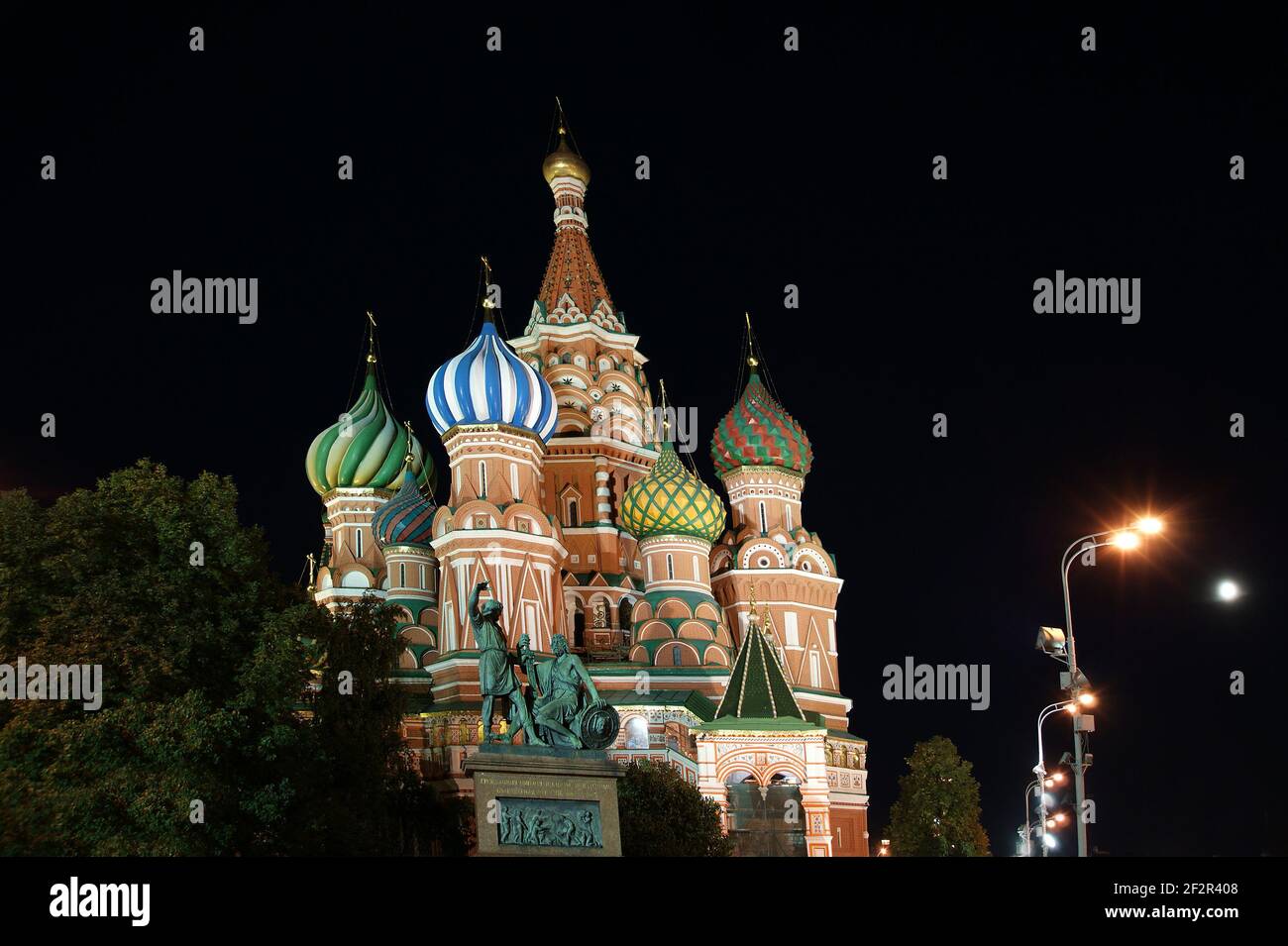 Moscow at night, Russia, Red Square, Cathedral of Intercession of Most ...