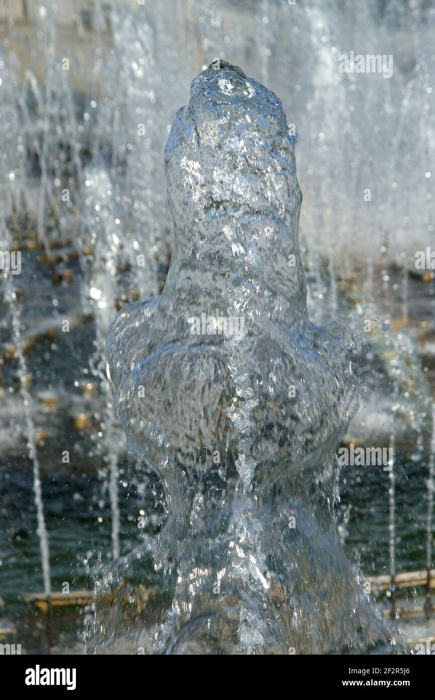 Large vertical water jet fountain Stock Photo - Alamy