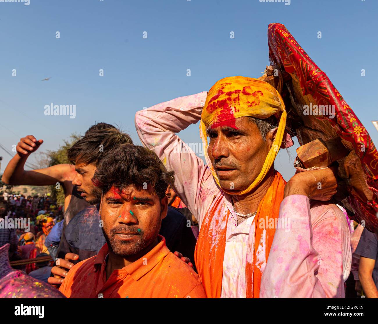 Indian holi people hi-res stock photography and images - Alamy