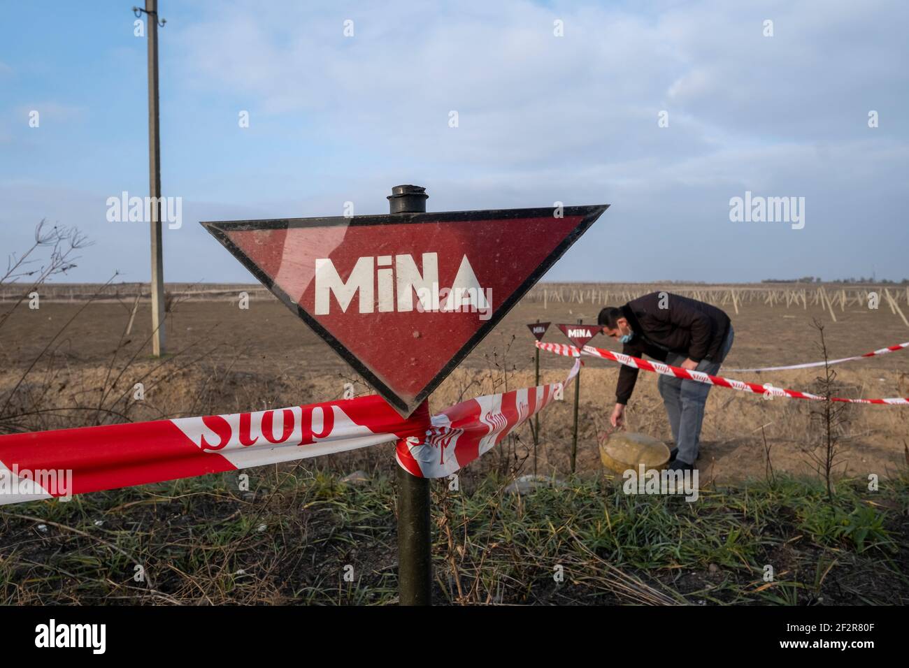 Anti tank mine hi-res stock photography and images - Alamy