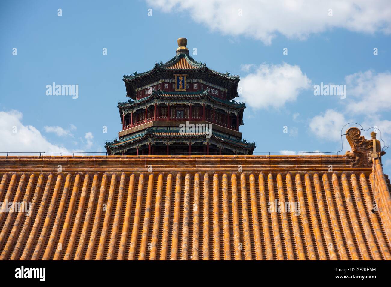 Decorative rooftops hi-res stock photography and images - Alamy