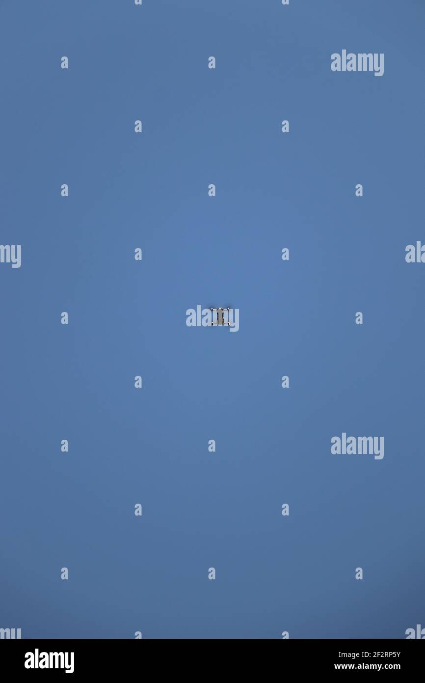 Circling drone hi-res stock photography and images - Alamy