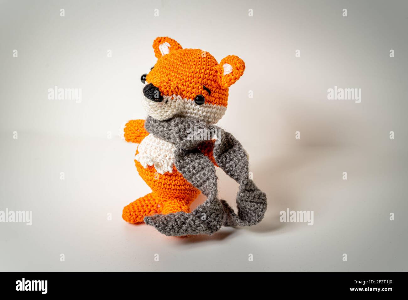 Orange fox hi-res stock photography and images - Alamy