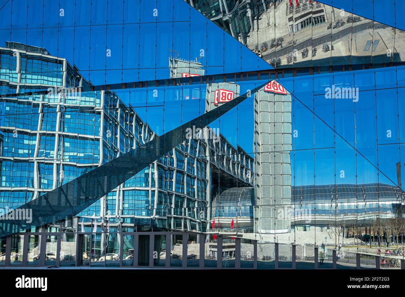 the innovative office building the cube at berlin main station Stock ...