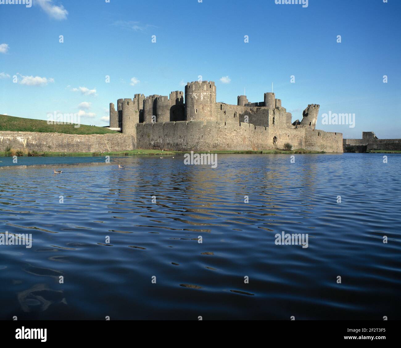 Ruins medieval caerphilly castle hi-res stock photography and images ...