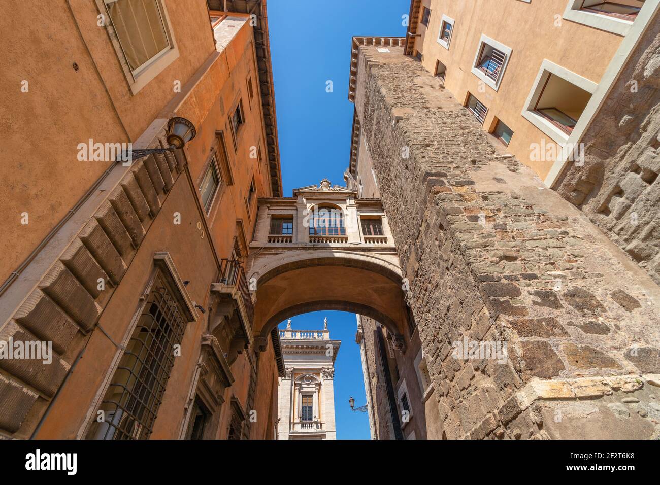 Roman houses hi-res stock photography and images - Alamy