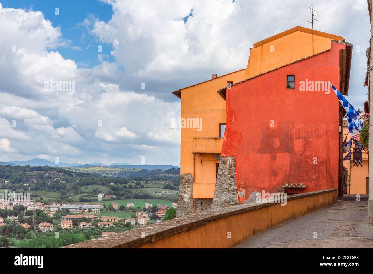 Umbrian village hi-res stock photography and images - Alamy